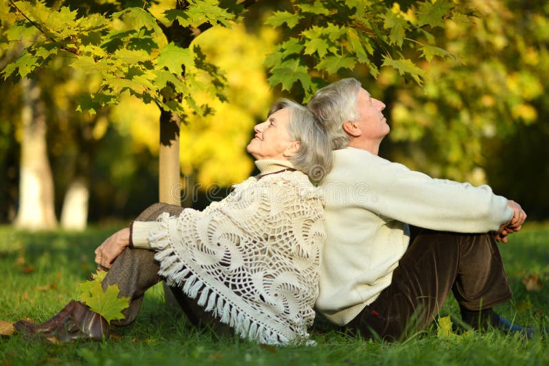 Nette alte Leute stockfoto. Bild von männer, lebensstil - 42947600
