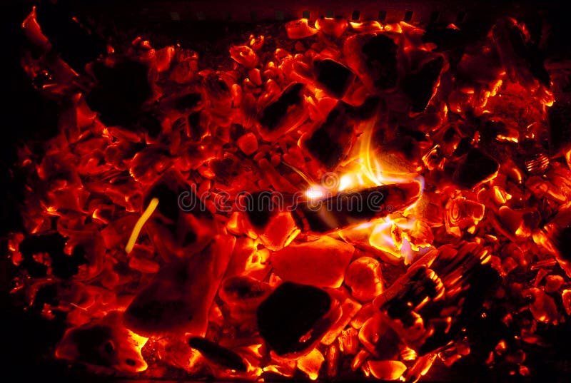 Glühende Kohlen stockfoto. Bild von feuer, flammen, nahaufnahme - 4568426