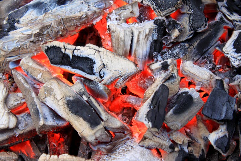 Glühende Kohlen stockfoto. Bild von feuer, flammen, nahaufnahme - 4568426