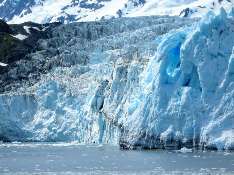 Glaciar hielo-azul foto de archivo. Imagen de agua, recorrido - 7811940