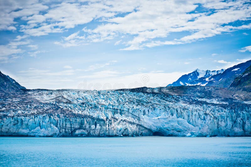 Glacier Bay in Den Bergen in Alaska Stockbild - Bild von küstenlinie ...