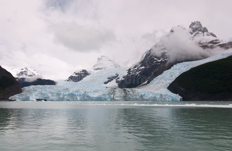Glacier Upsala image stock. Image du glacier, course - 31432565