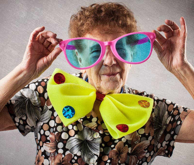 En Gammal Mormor Med Hennes Vuxen Dotter Svartvit Fotografi