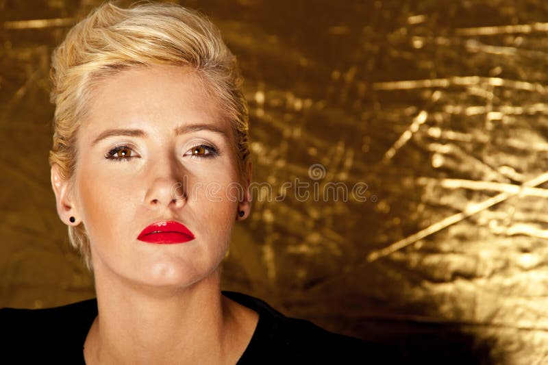 550+ Glamour woman gold background Free Stock Photos - StockFreeImages