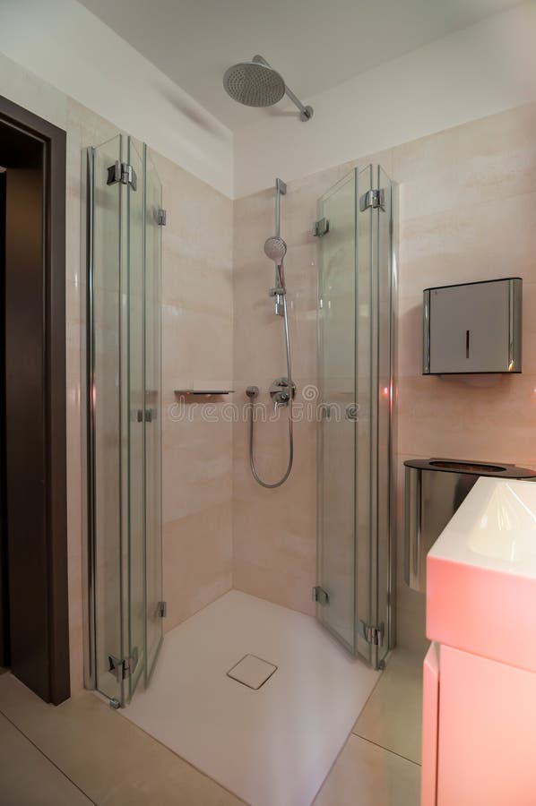 Glance into a Very Small Bathroom with a Special Solution for the ...