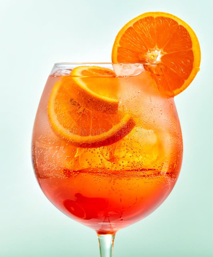 Glas Aperol Spritz Cocktail Stockfoto - Bild von italienisch, mischung ...