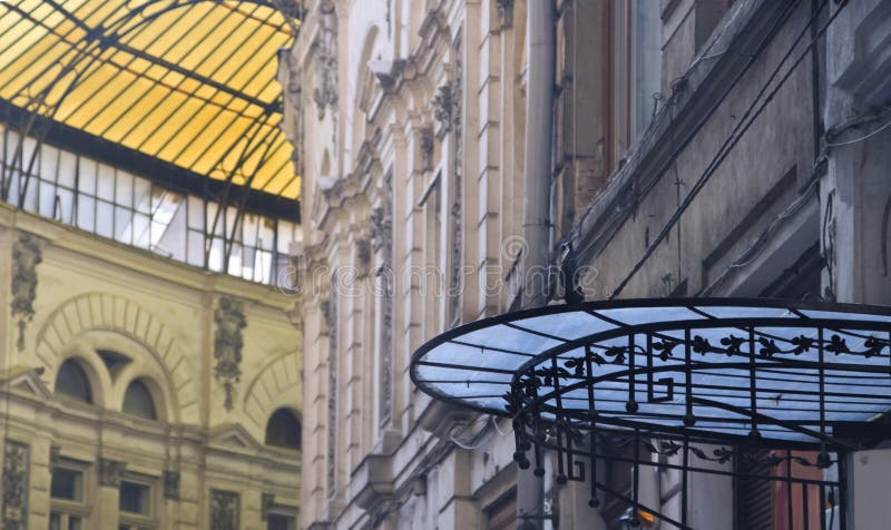 Glazen Daken-Macca-Villacrosse Passage-Boekarest Stock Foto - Image of ...