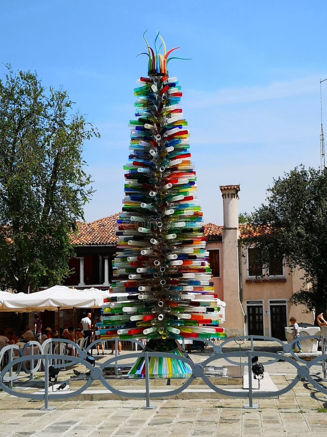 Glas Tree of Murano editorial stock image. Image of building - 190828509
