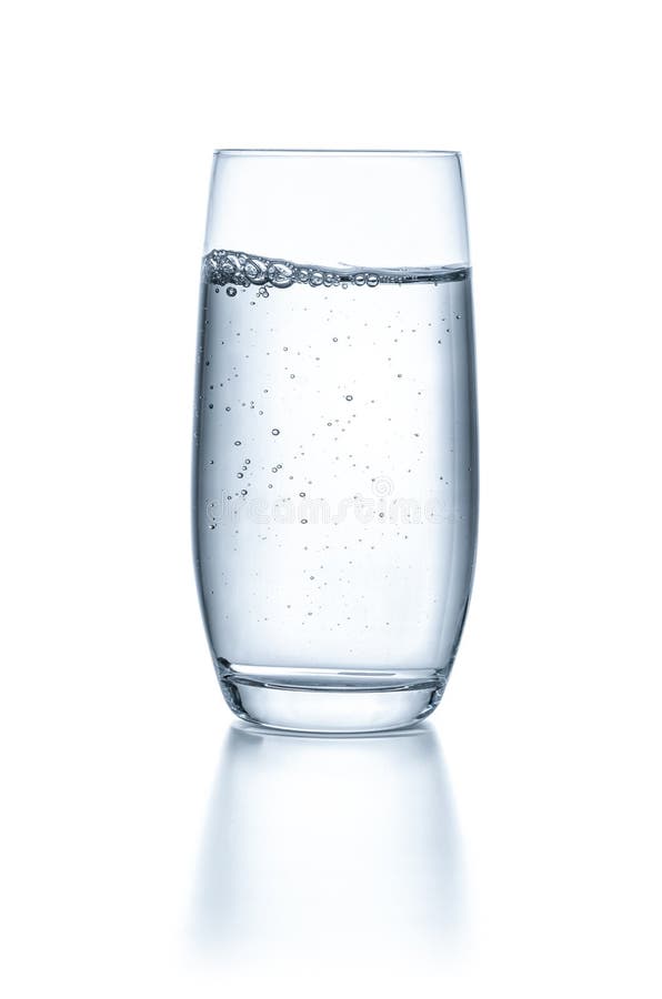 Glas Water Op Een Witte Achtergrond Stock Afbeelding - Image of zacht ...