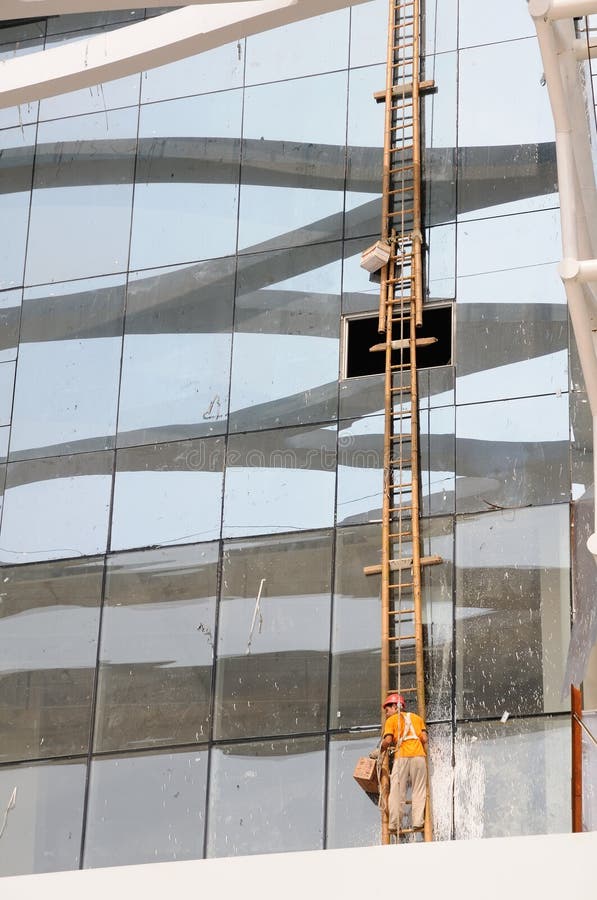 Glass Curtain Wall Cleaning Editorial Photo - Image of sichuan, builder ...