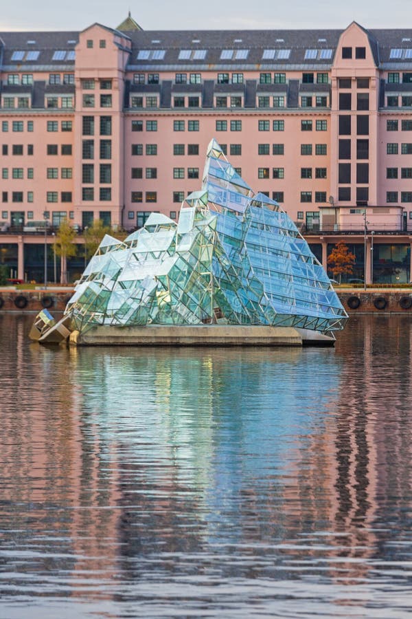 Glass Iceberg Oslo editorial stock image. Image of oslo - 171318419