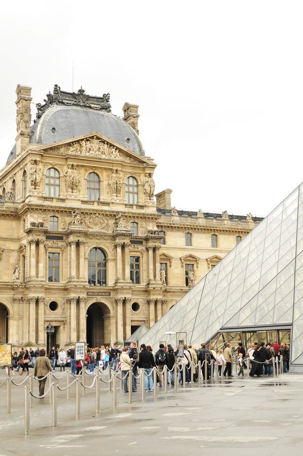 Glass pyramid editorial photography. Image of entrance - 19260392