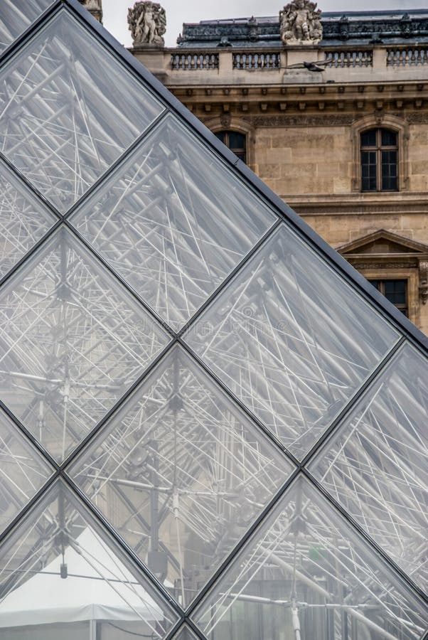 Glass Pyramid at Louvre Paris Pyramide Du Louvre Editorial Stock Image ...