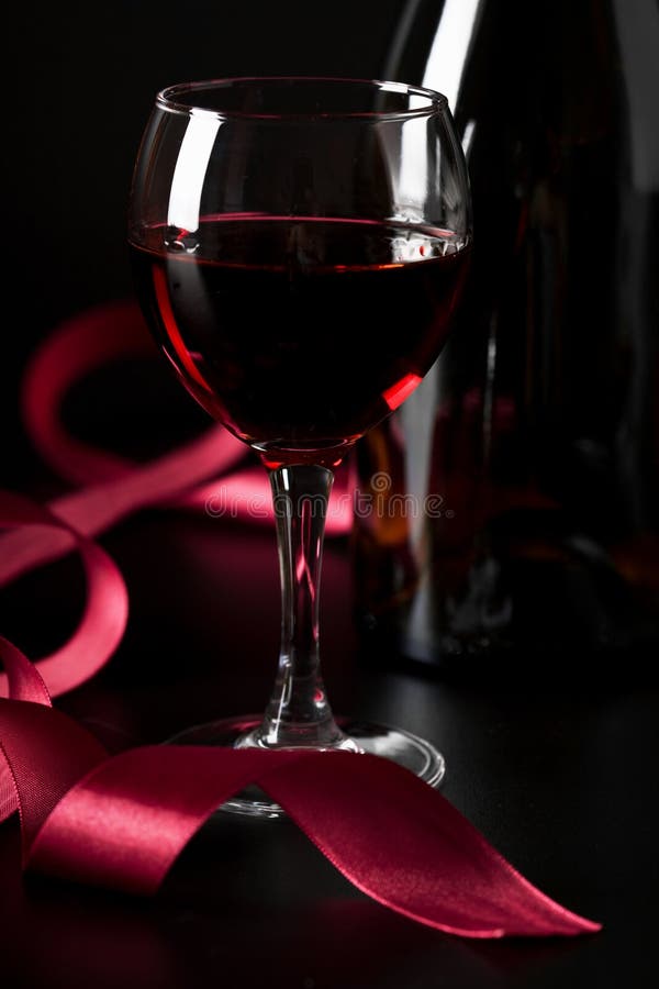 Wine stock image. Image of reflection, lights, pour, cork - 14875793