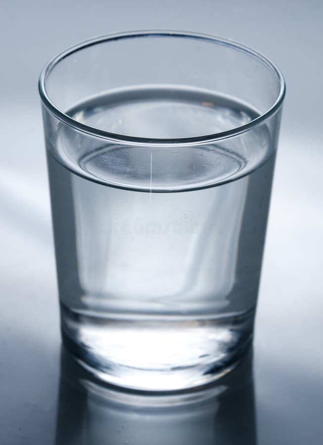 Glass vatten arkivfoto. Bild av färgstänk, objekt, natur - 41699064