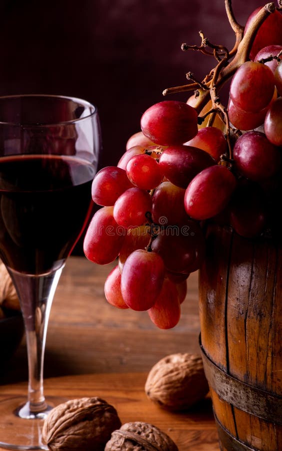 Red Grapes on the Table in a Cup Stock Photo - Image of bunch, berry ...