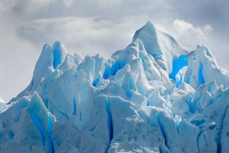 Gletscher-Eis im Patagonia stockfoto. Bild von himmel - 5228736