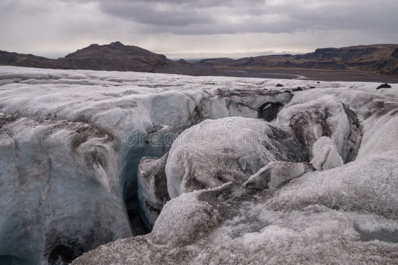 Gletscherspalte in Solheimajokull-Gletscher, Island Stockfoto - Bild ...