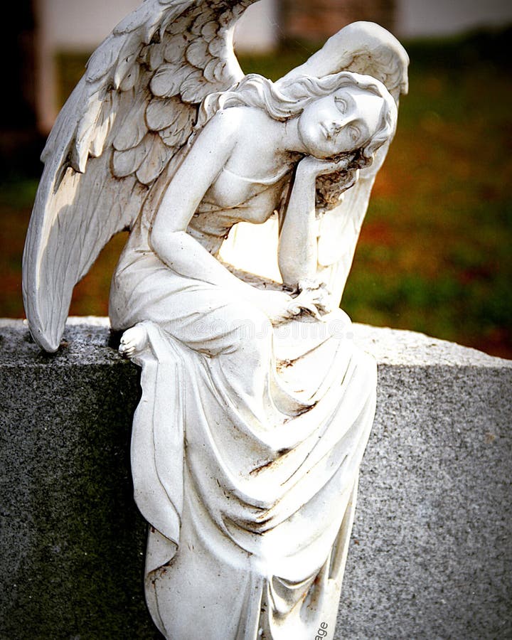 La Scultura Dello Stucco Di Angeli O Dei Decora Per La Parete Del ...