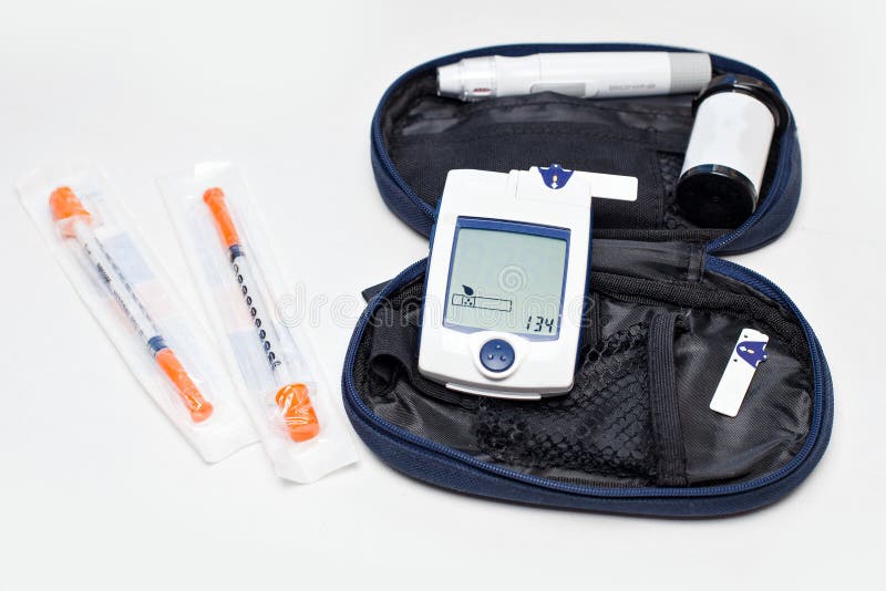 Glicemia Che Controlla Metro Per Diabete Immagine Stock - Immagine di ...