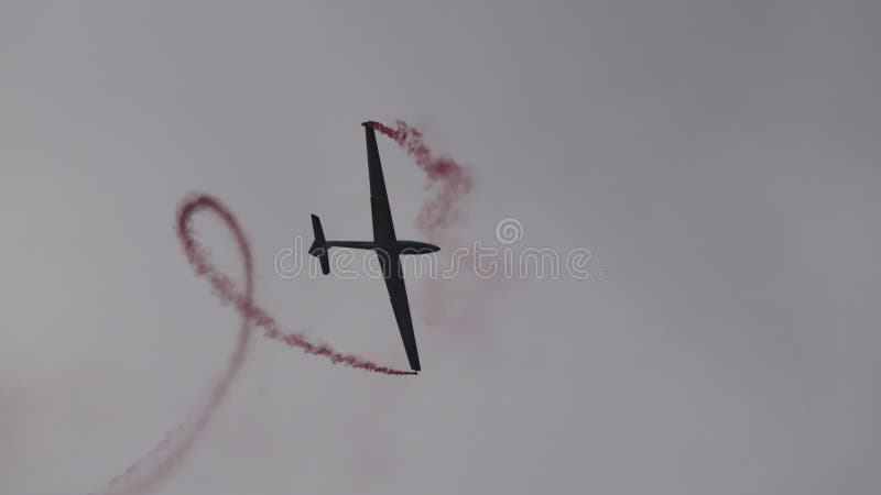 Glider Performs Extreme Helicopter Like Rotations in Dramatic Bad ...