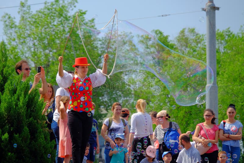 The Bubble Parade 2015 editorial photography. Image of float - 54806692