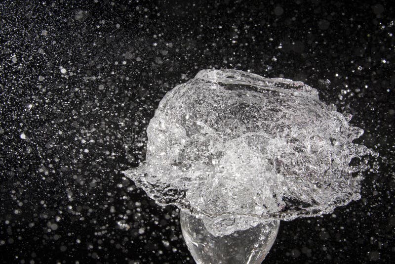 Globo Explotando Fotos de stock - Fotos libres de regalías de Dreamstime