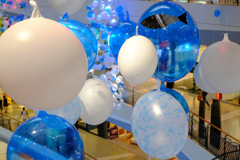 Globos azules imagen de archivo. Imagen de decorativo - 91001321