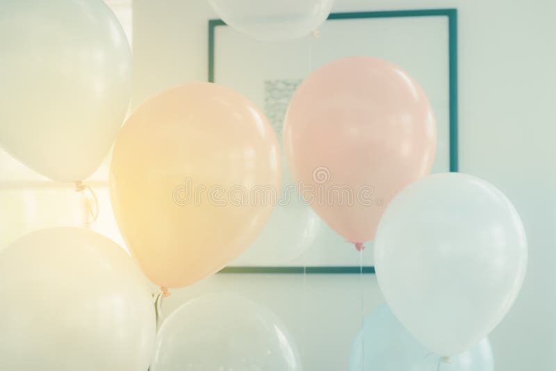 Globos Del Color En Colores Pastel Imagen de archivo - Imagen de ...