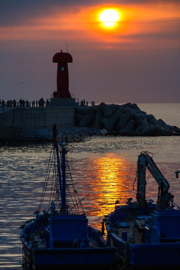 The Glorious Glow of the Winter Sea Stock Photo - Image of tourism ...