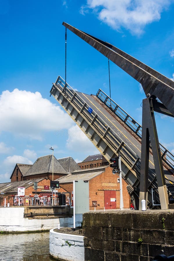 Gloucester Docks, Gloucestershire, England Stock Image - Image of draw ...