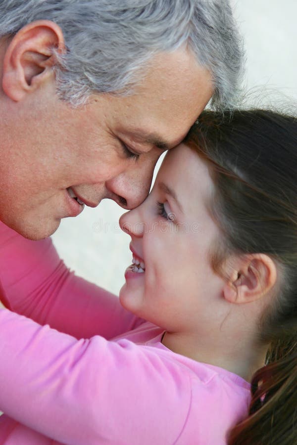 Glücklicher Vater Und Tochter Stockfoto Bild Von Kopf Freundlich