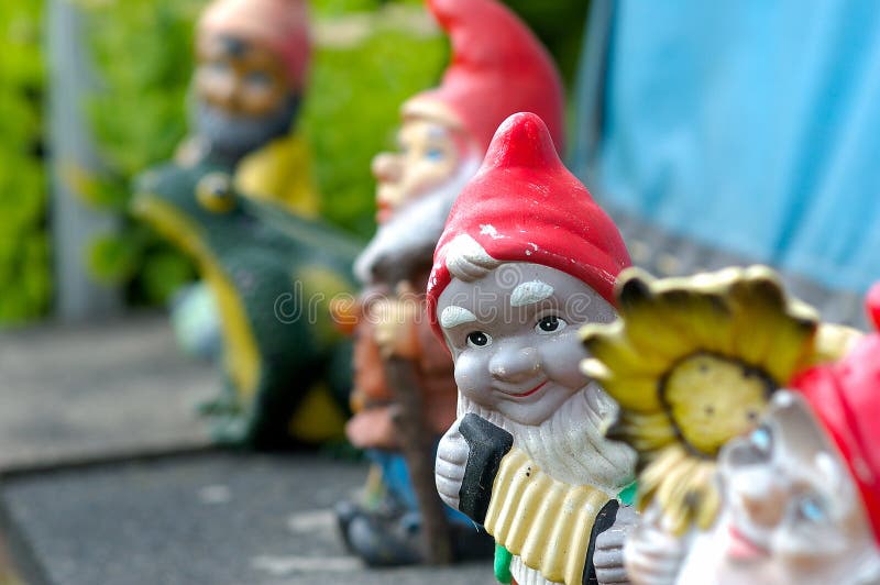 Vecchi Gnomi Barbuti, Spirito Di Guardiano Del Legno Immagine Stock ...