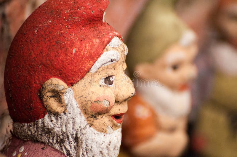 Vecchi Gnomi Barbuti, Spirito Di Guardiano Del Legno Immagine Stock ...