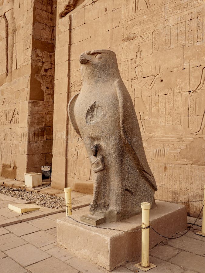 Horus statue stock image. Image of golden, archaeology - 32548561