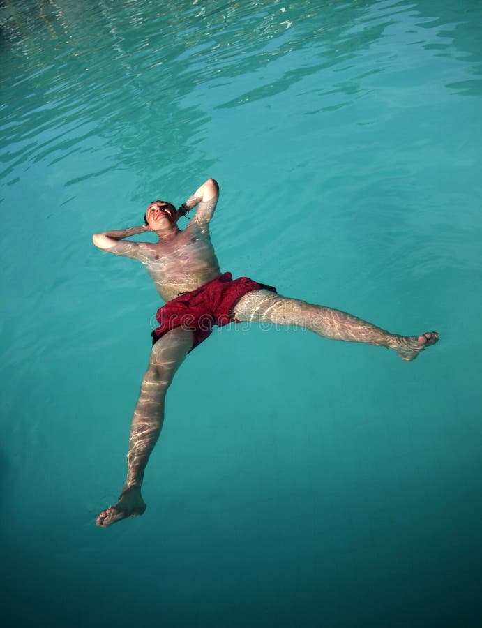 Godere immagine stock. Immagine di trasparente, abbronzatura - 12050637