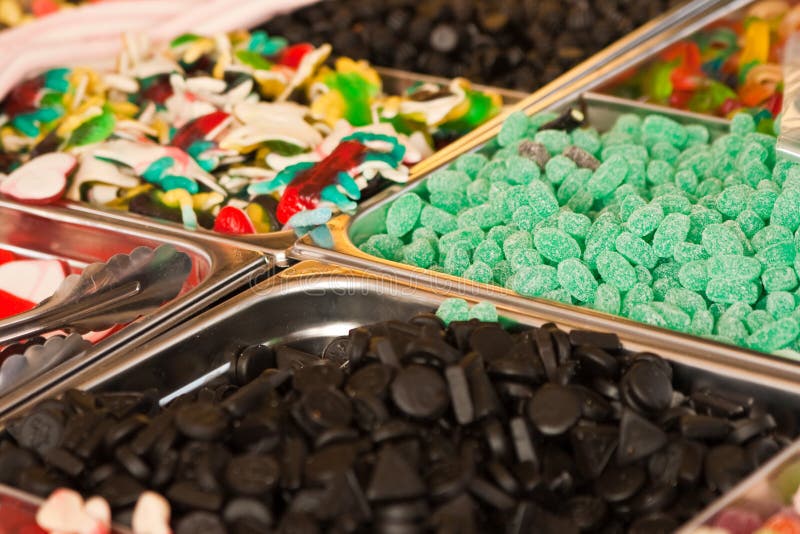 Godisar arkivfoto. Bild av socker, vitt, rött, färg, läckert - 11508776