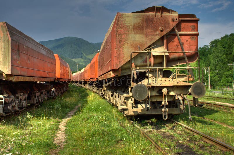 Goederentrein HDR stock afbeelding. Image of dynamisch - 20541915