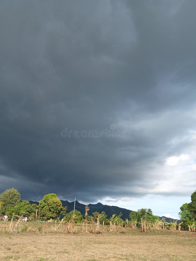 Going to rain sky stock photo. Image of meadow, cumulus - 190941320