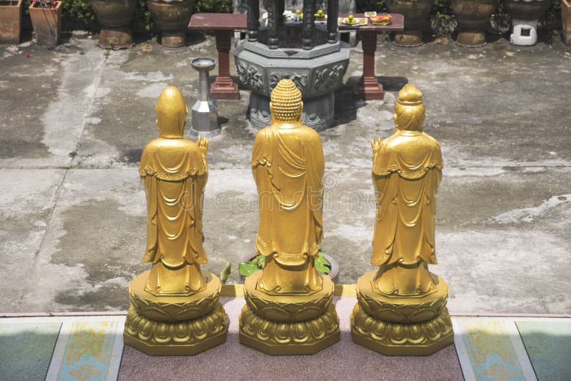 128 Gold Buddha Stand Statue Nature Stock Photos - Free & Royalty-Free ...
