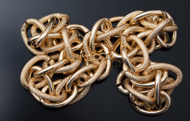 8,949 Gold Chain Black Background Photos - Free & Royalty-Free Stock ...