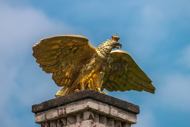 Gold eagle sculpture stock photo. Image of beautiful - 72262484