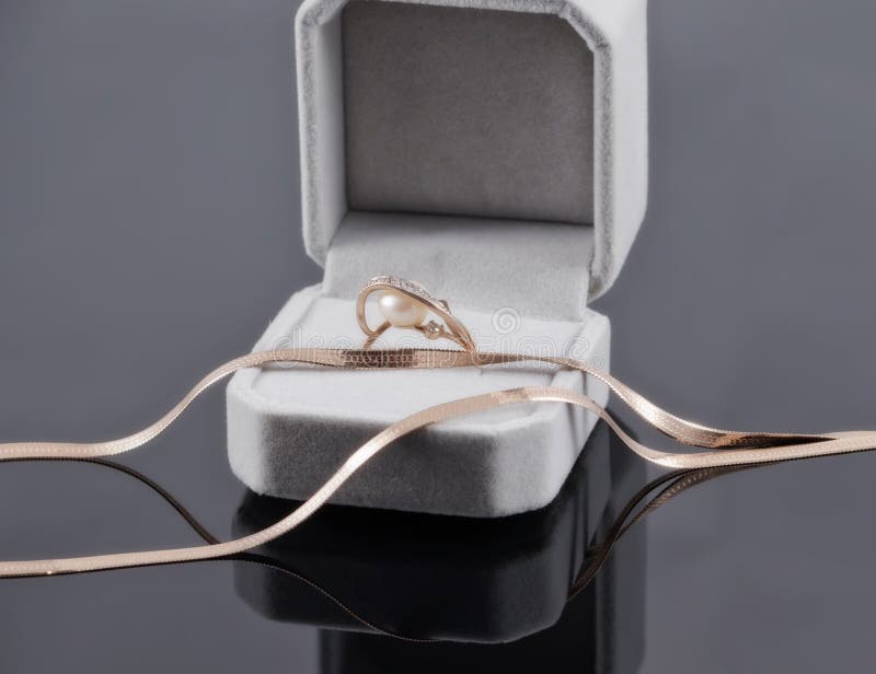 Gold Engagement Ring Gift Box Stock Photo - Image of chain, expensive ...