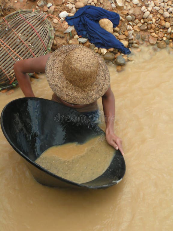 Gold panner editorial photo. Image of panner, seeking - 34893791