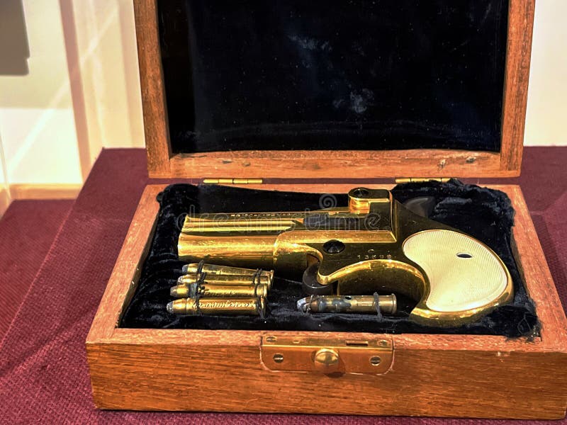 Gold plated derringer editorial photography. Image of derringer - 254595912