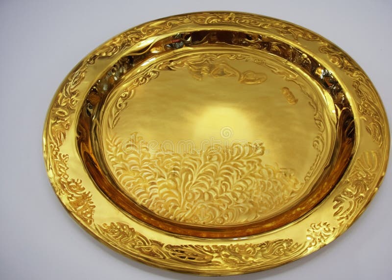 Gold Platter ai stock illustration. Illustration of paper - 288880204