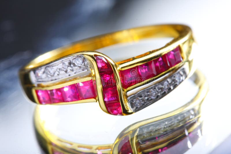 Gold Ring close-up stock image. Image of reflection, diamond - 10499885