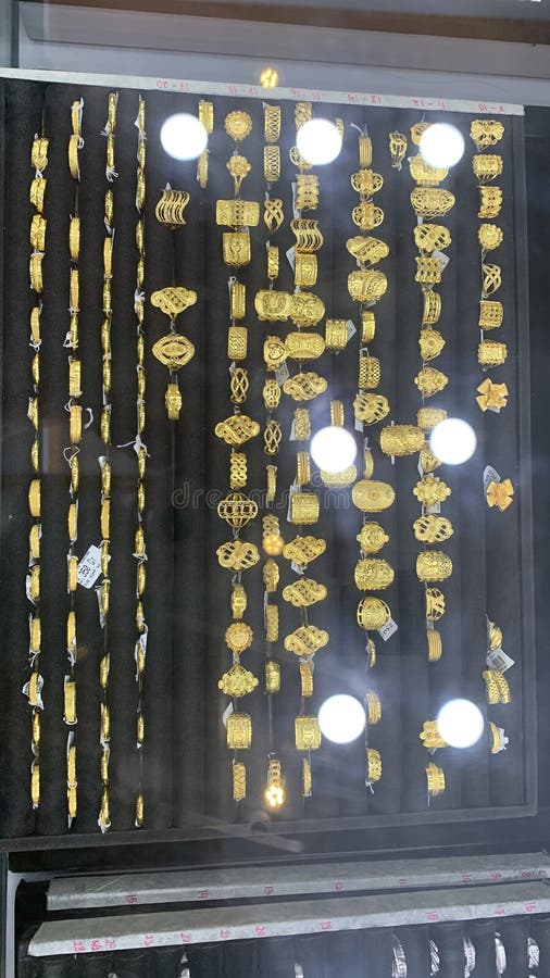 Gold ring pattern stock image. Image of motifs, gold - 264873027