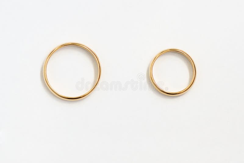 2,350 Gold Rings Top View Stock Photos - Free & Royalty-Free Stock ...