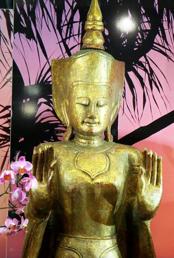 Gold statue stock photo. Image of statuette, figurine - 1147076